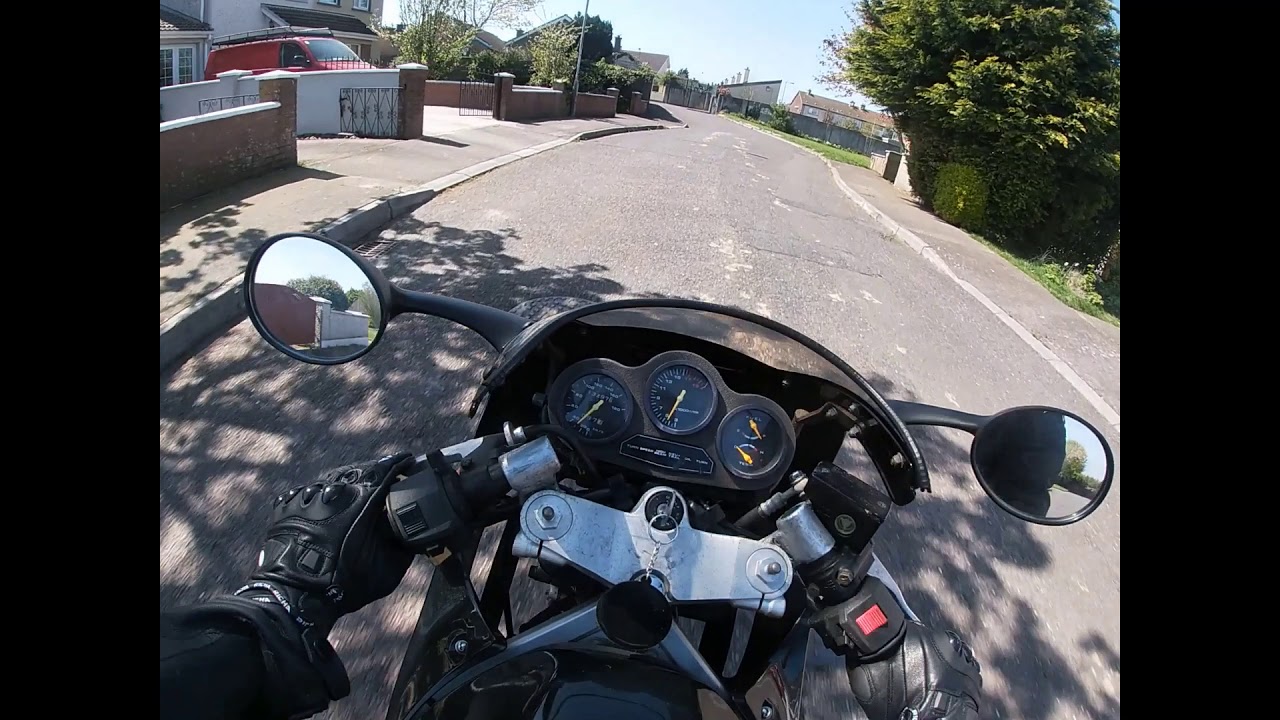 Suzuki GSXR 250 GJ72A - YouTube