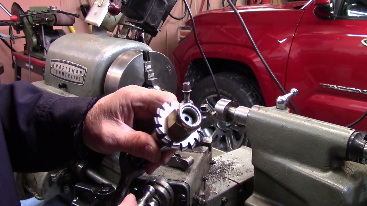 Making the gear cutter arbor part 2 - cutting my first keyway - YouTube