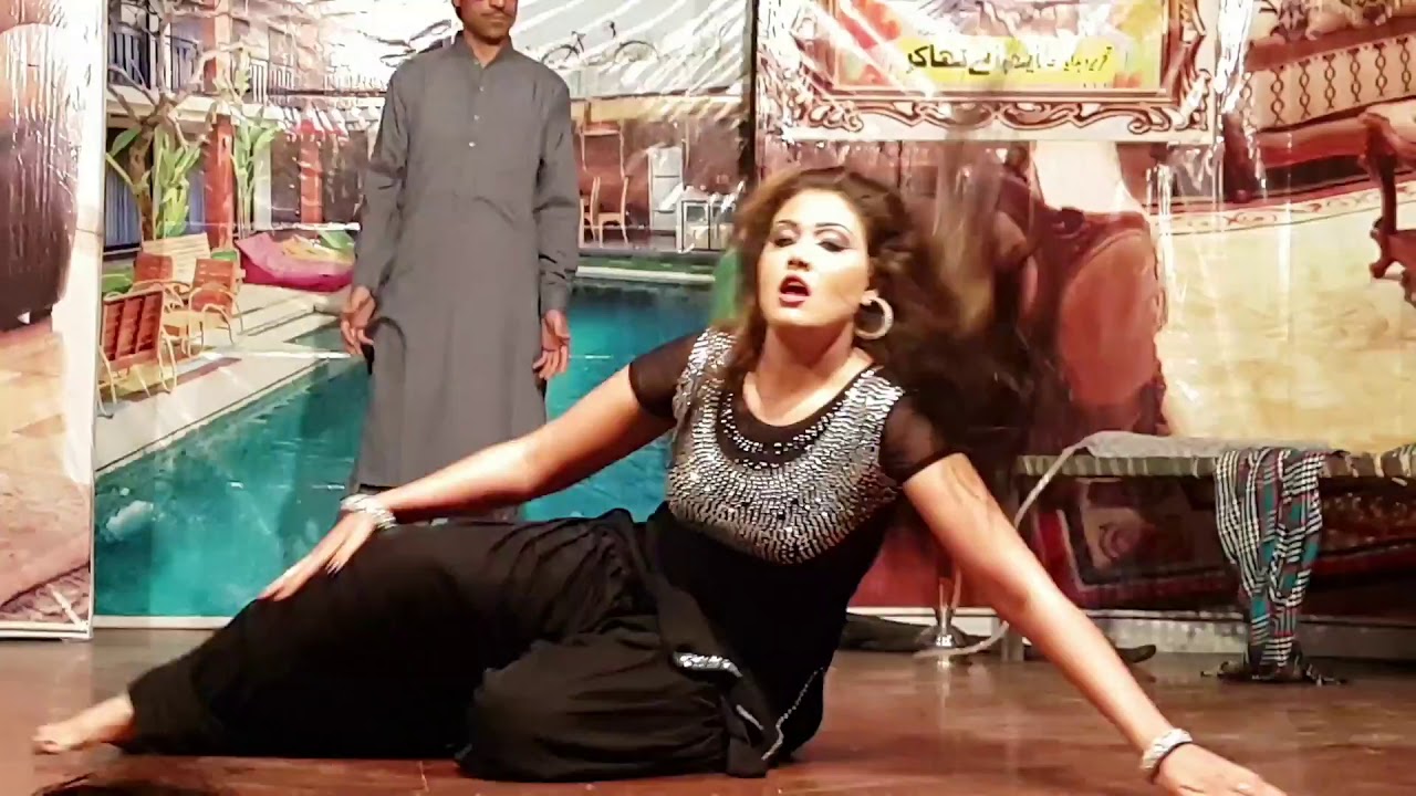 Roop jutt teri ayan le peta pa ley teri ayan punjabi song madam noor ...