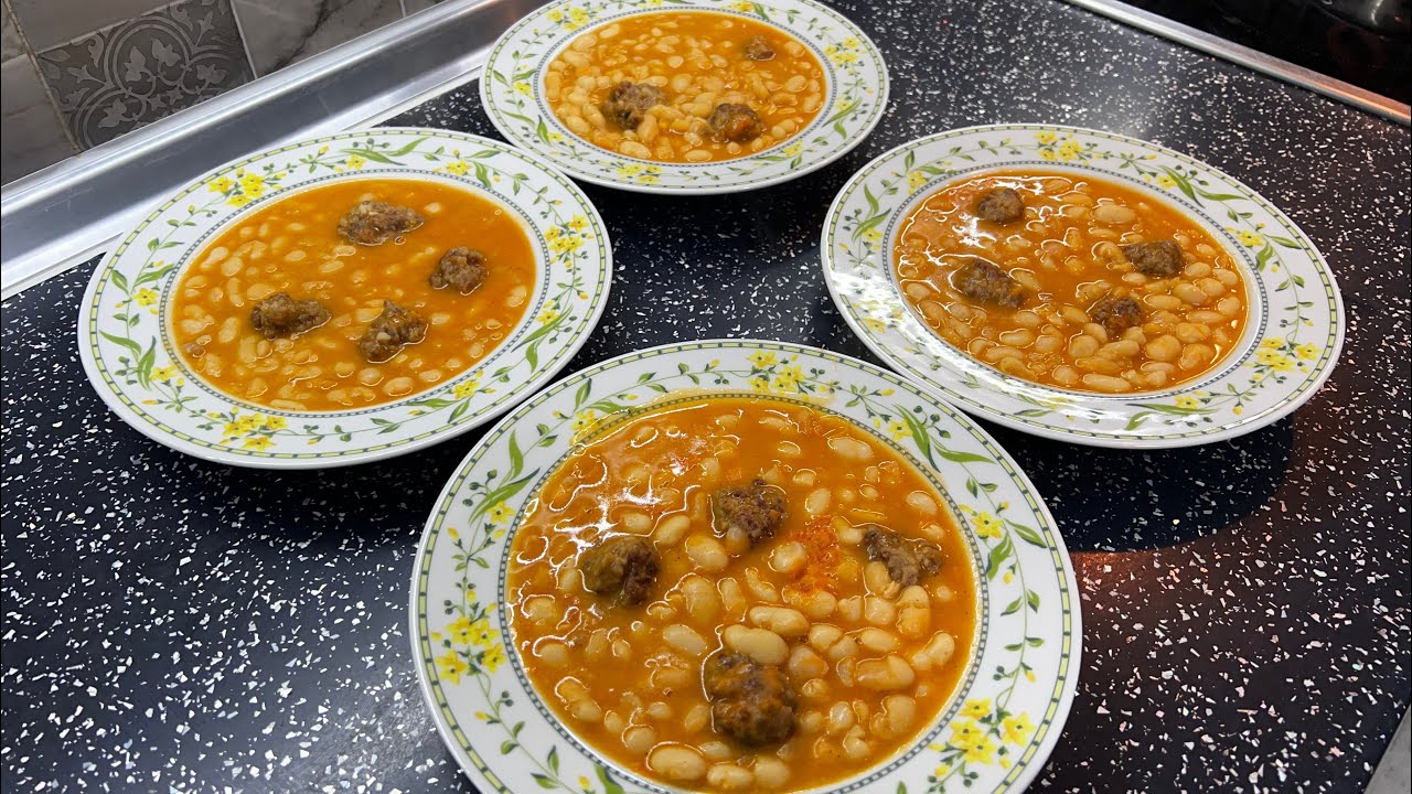 PASUL ( grosh ) me qofte 🥰 Recet për zonjat e reja n'kuzhin - YouTube