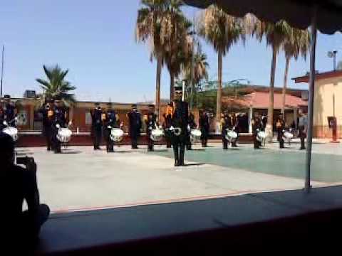 BANDA DE GUERRA Cuervos de mexicali. - YouTube