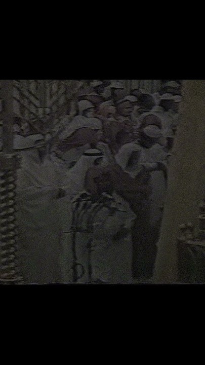 إِنَّ الَّذِينَ كَفَرُوا لَن تُغْنِيَ عَنْهُمْ أَمْوَالُهُمْ وَلَا