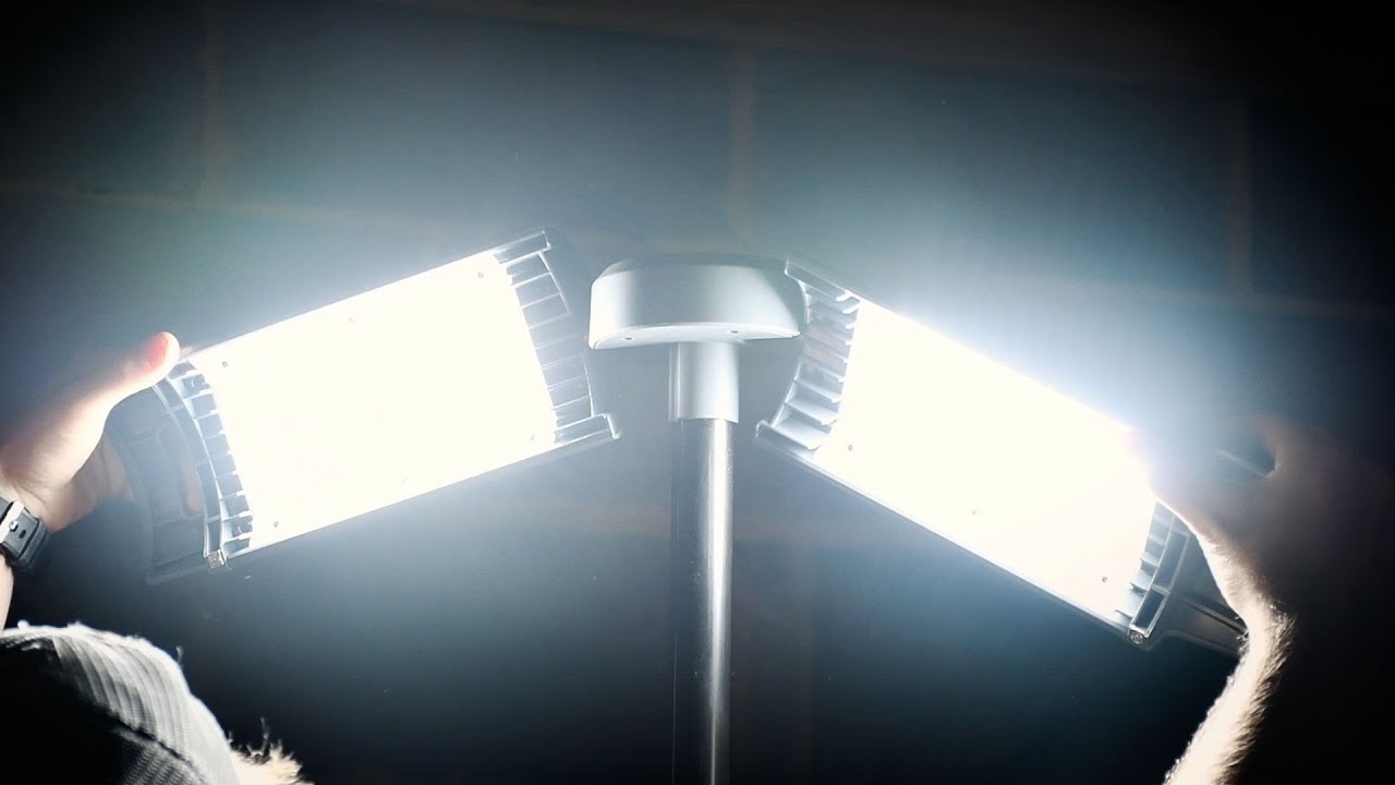 HRSL10000 Beacon Rechargeable LED Site Light - 10000 Lumens - YouTube