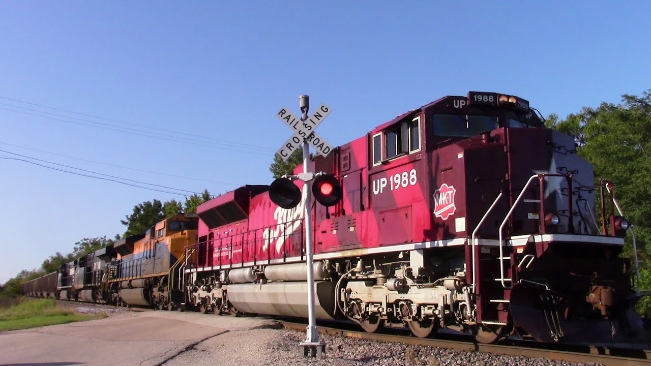UP 1988 and NS 1071 on C-NSOK - YouTube