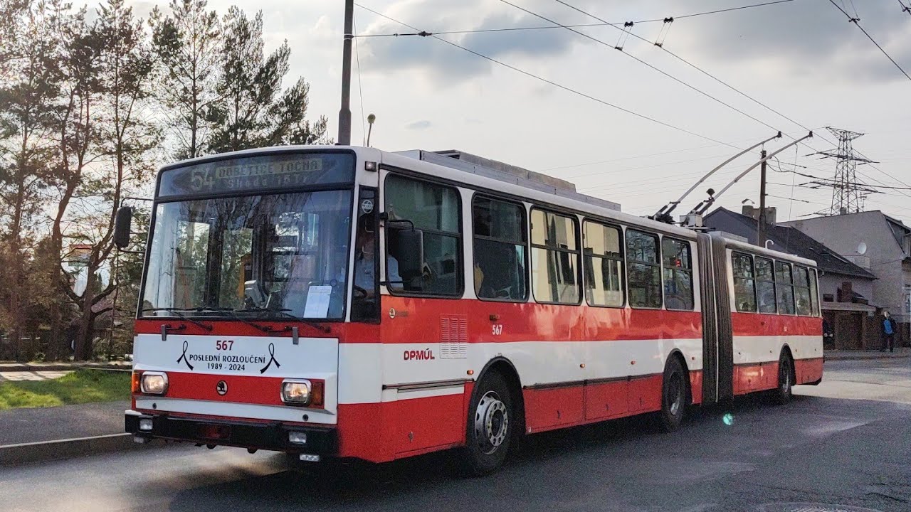 DPmÚL | Škoda 15Tr03/6 #567 | příjezd na zastávku Dobětice - YouTube