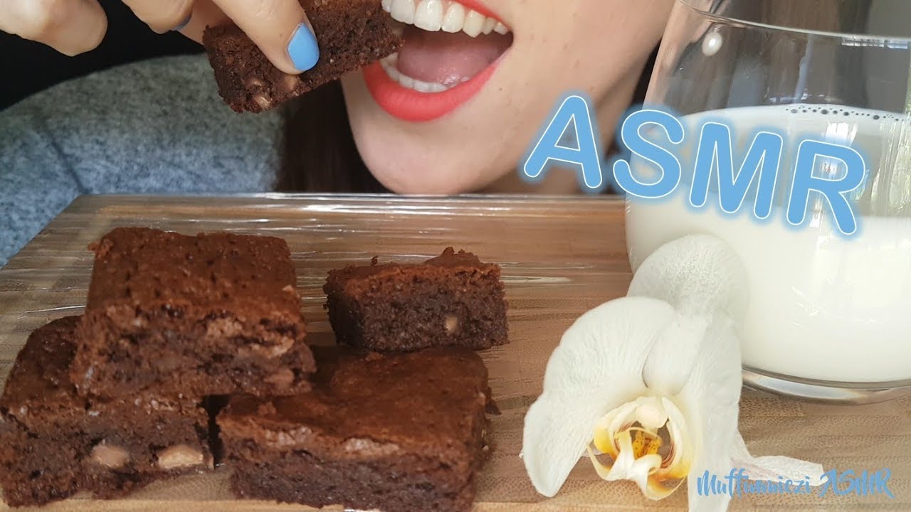 ASMR Eating sounds: Chocolate Brownies [soft, chewy sounds] - YouTube