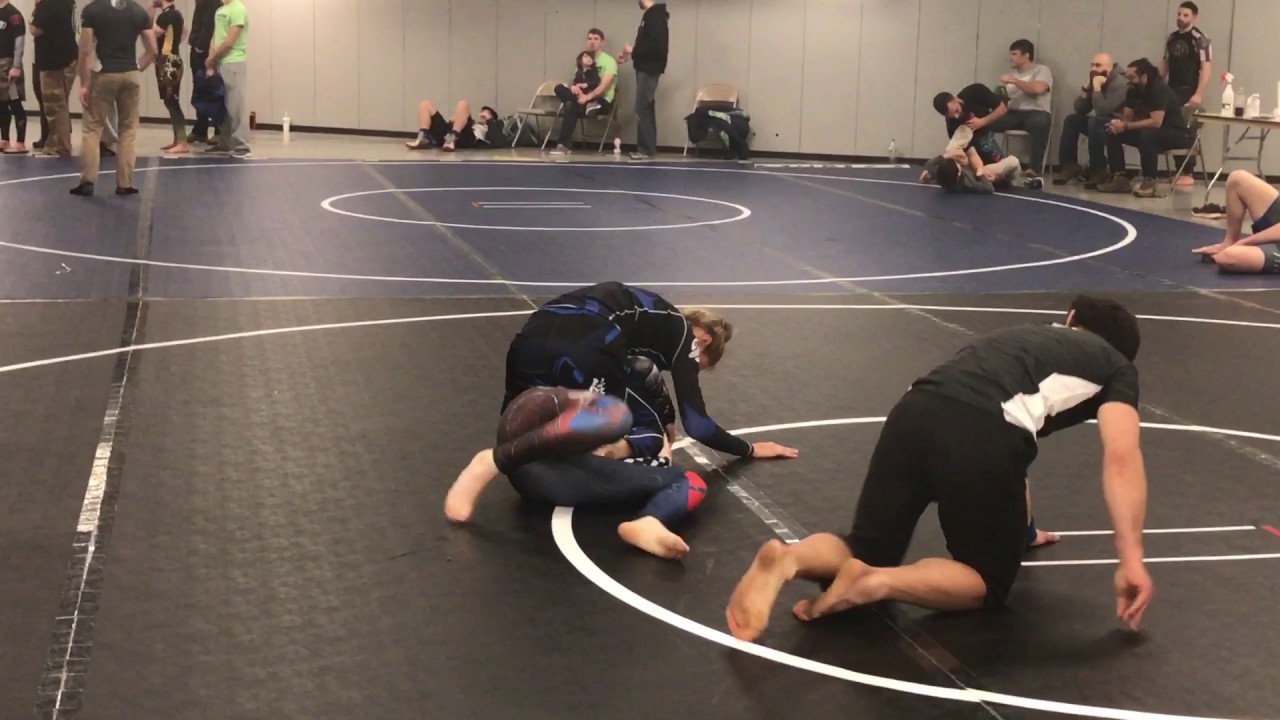 (Global grappling) First no gi match won by Americana arm lock - YouTube