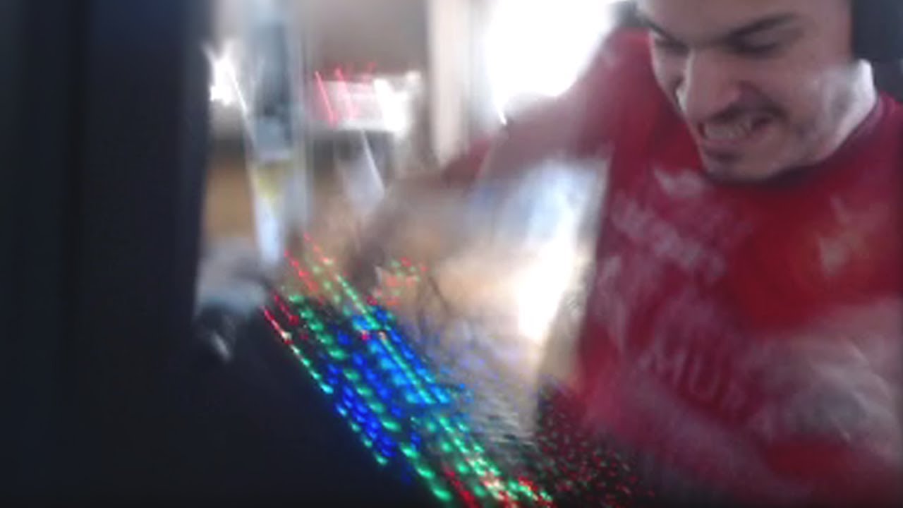 8 MINUTES OF RAGING STREAMERS #13 COMPILATION - YouTube