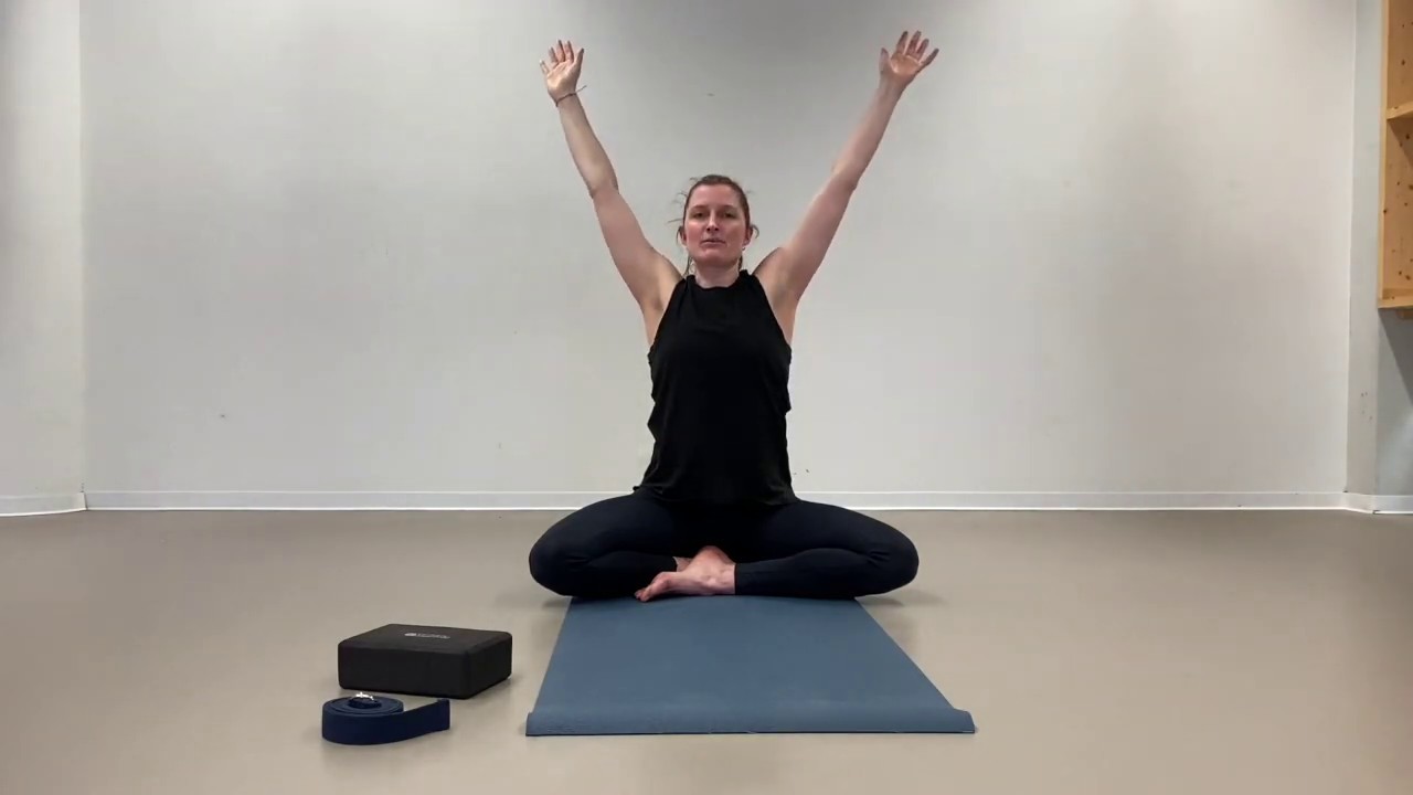 65 minutes Yoga from Anna - YouTube