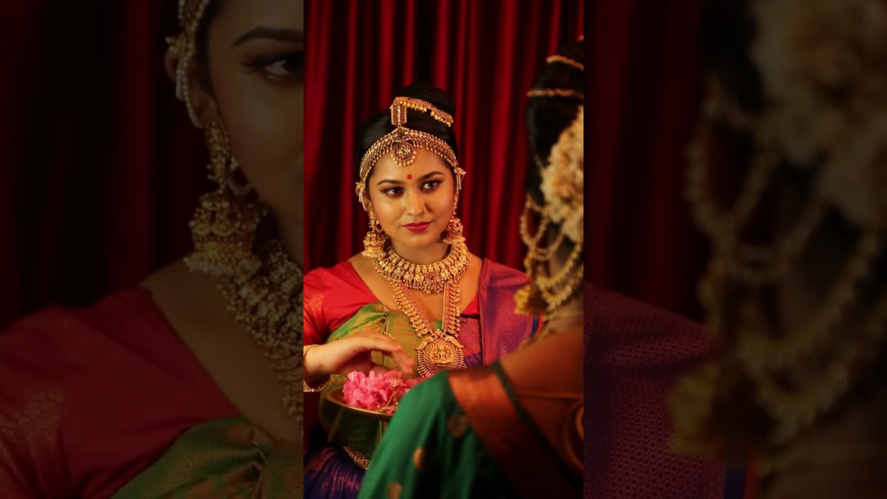 Abhirami and Devananda as Kundavai & Nandini - YouTube