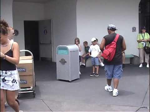 Push the Talking Trash Can - Magic Kingdom, Walt Disney World 08-02-2004 - YouTube