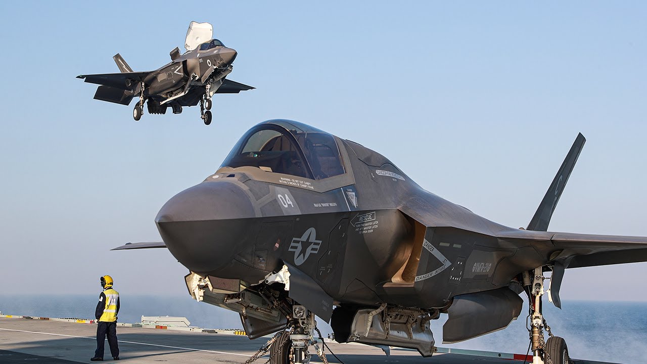 UK and US F-35 jets take off from HMS Queen Elizabeth together for ...