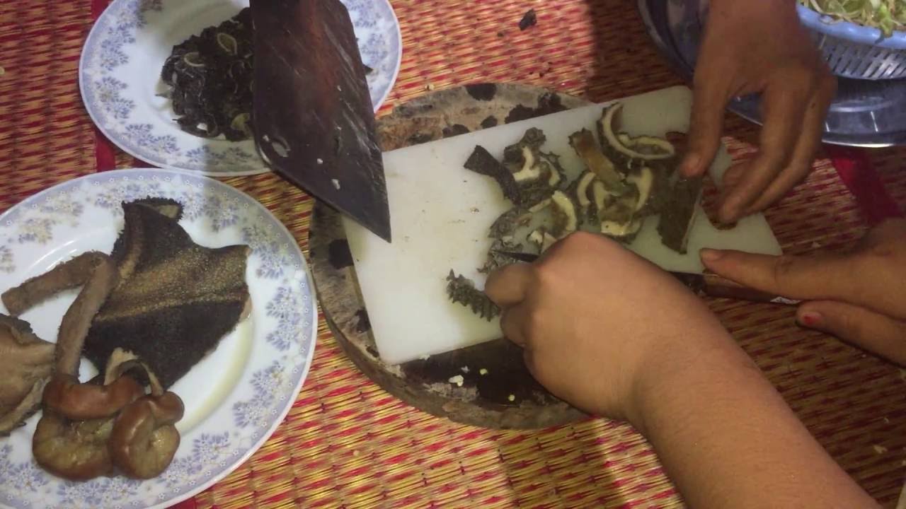 Cambodian Food, Cow organs with grilly fish paste and vegetables ...