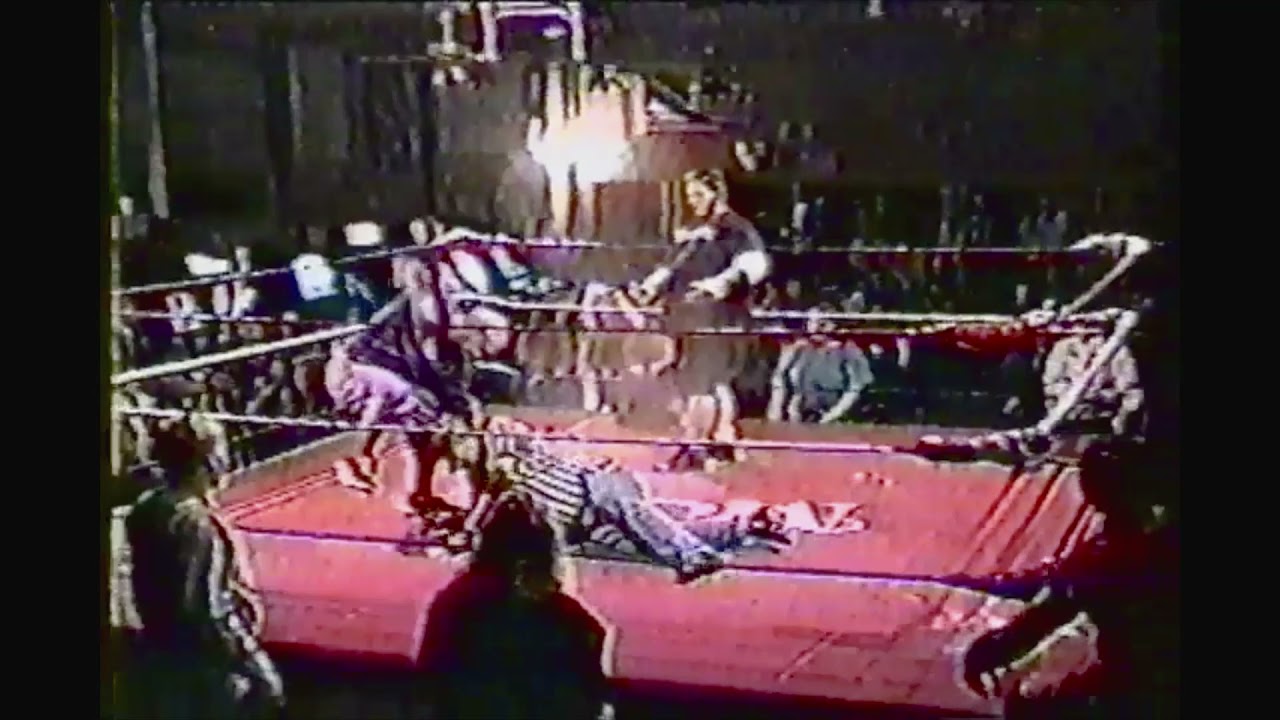 REFEREE TERRY vs PIMP DADDY MCW FANS LUMBERJACK STRAP MATCH - YouTube