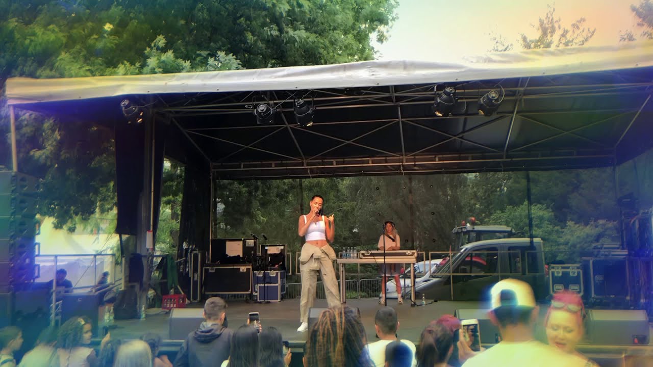 Sandra El Hussein - Loco (Live) ( Ishøj mini koncert ) - YouTube