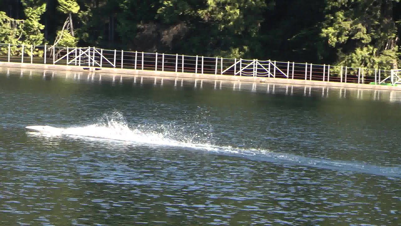 Pro Boat Impulse 31 Deep-V BL RTR RC Boat at Lake HD - YouTube