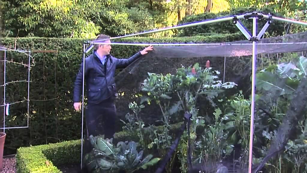 Harrod Slot & Lock Walk-in Storm Proof Vegetable Cage - YouTube