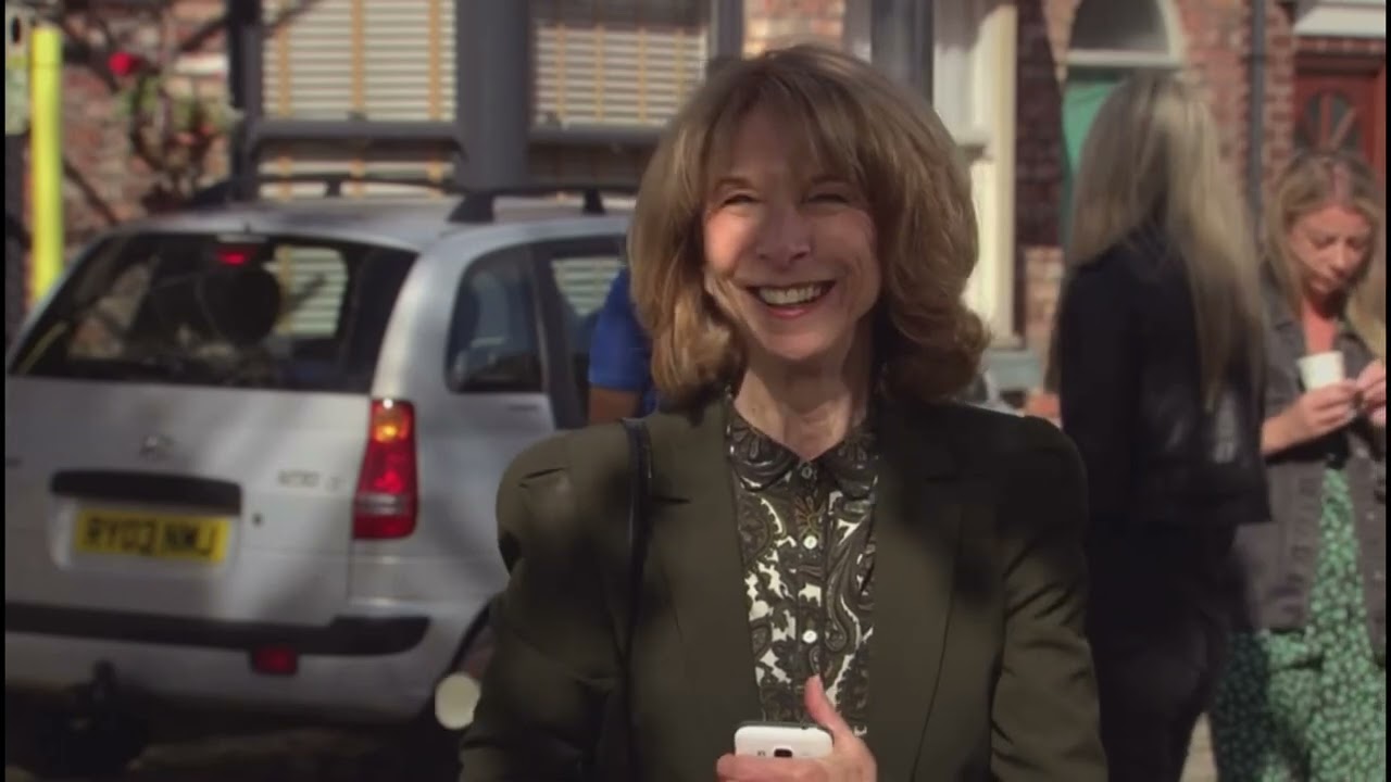 Sarah barlow scenes - 31st August 2022 - YouTube