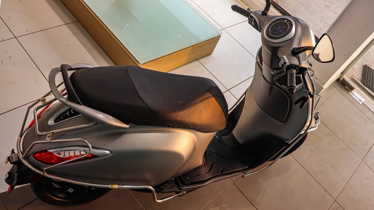 2024 URBAN NEW MODEL BAJAJ CHETAK ELECTRIC SCOOTER GREY DETAILED Review ...
