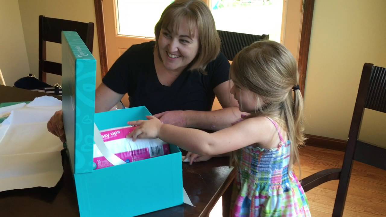 Pampers Toddler Unboxing #PampersEasyUps - YouTube