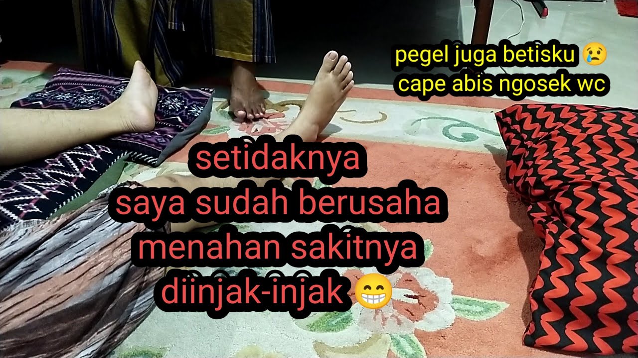 pijat tradisional, injak kaki, injak betis, injak paha istri kesayangan ...