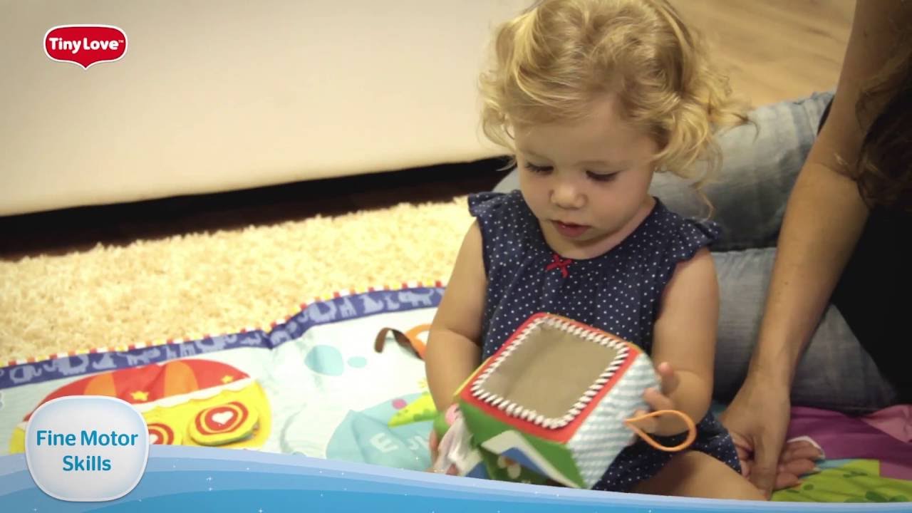 Baby's Development: Fine Motor Skills - YouTube