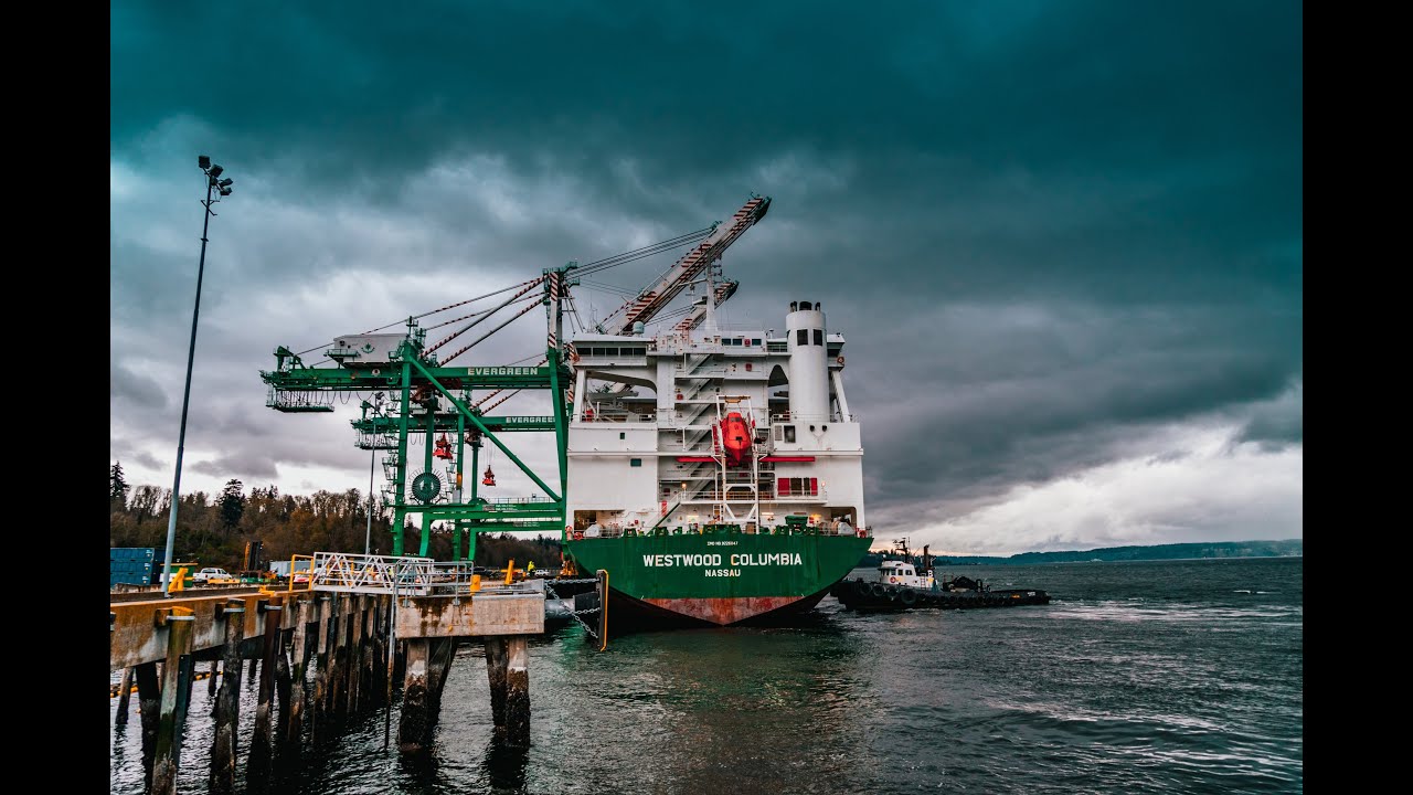 Port of Everett Welcomes First Ship to Modernized South Terminal. - YouTube