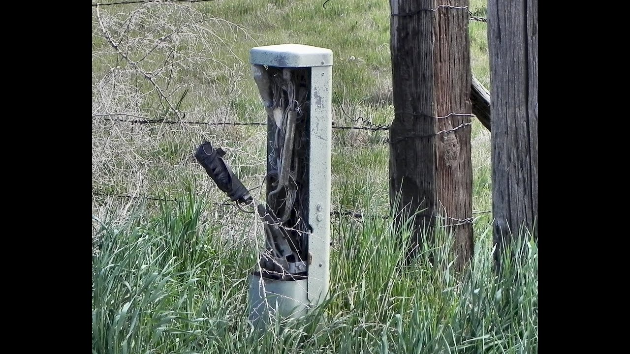 CenturyLink phone boxes in Dietrich Idaho - YouTube