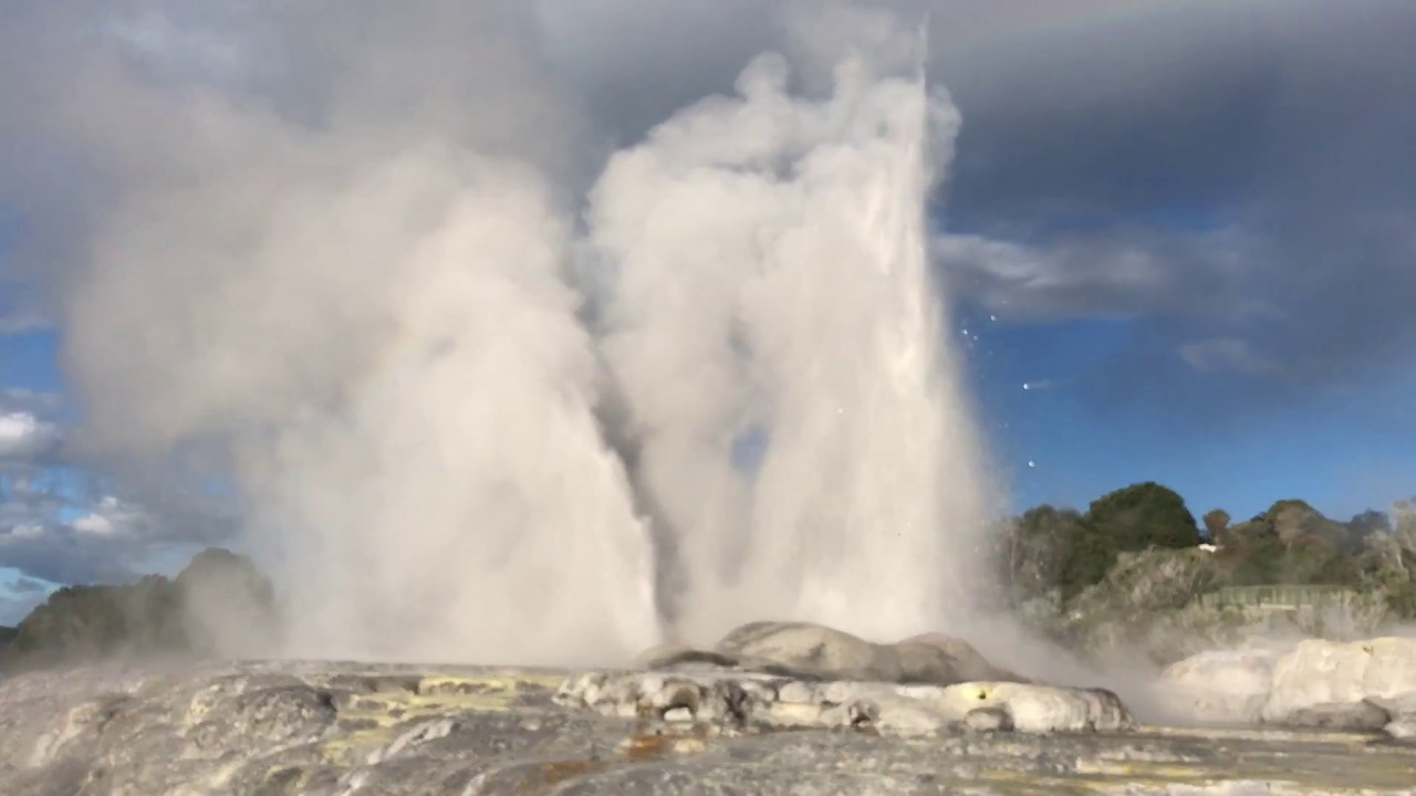 Pohutu Geyser - Te Puia - Rotorua - New Zealand | Lala Rebelo - YouTube