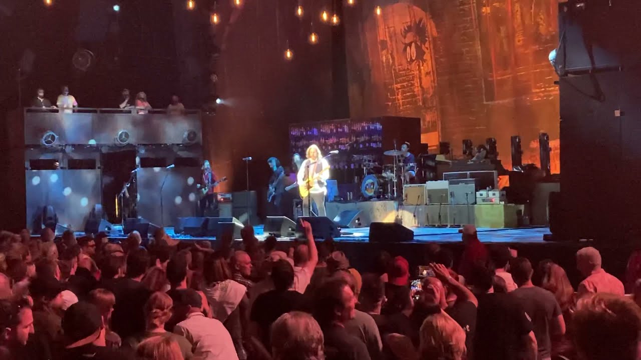 The Black Crowes "Thorn in My Pride" (AFI Amphitheater, Milwaukee, WI ...