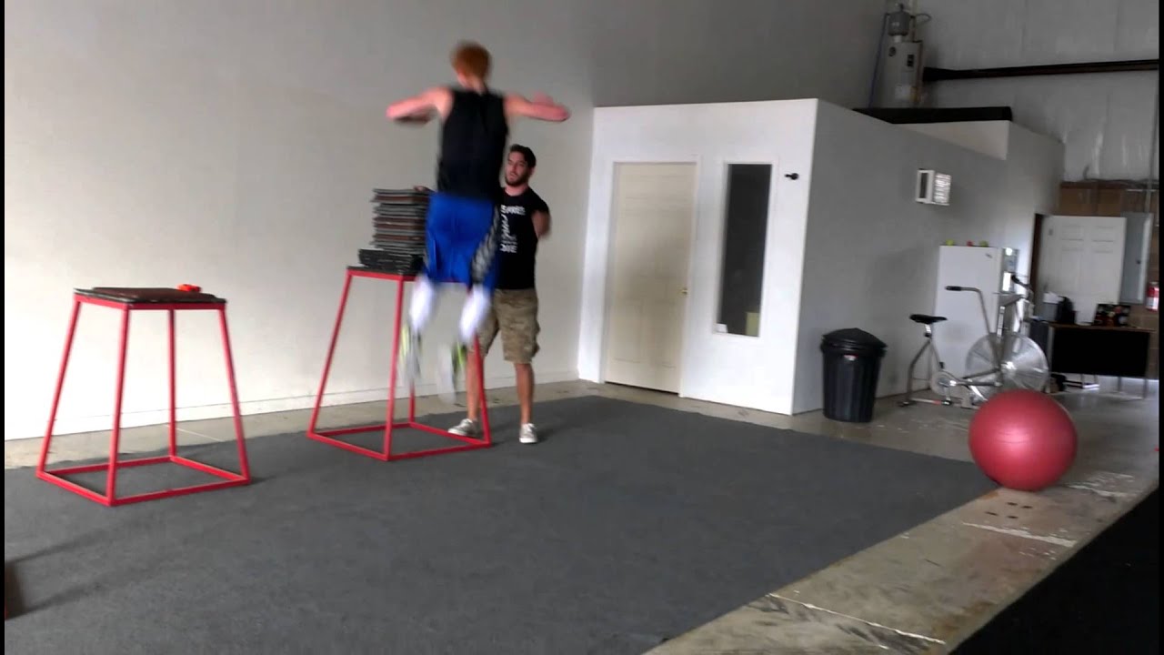 61 in box jump by Avon Basketball Player - YouTube
