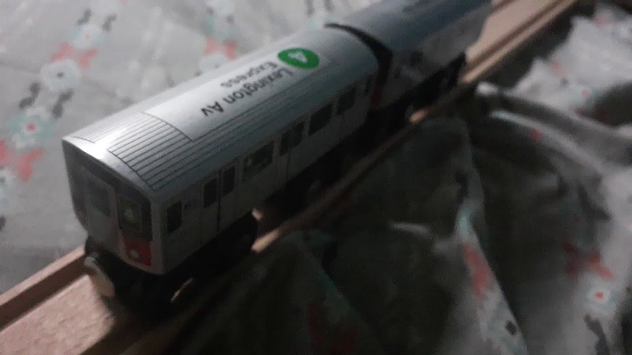 R142A 4 train? Difference? - Unboxing Munipals R142A 4 train! - YouTube
