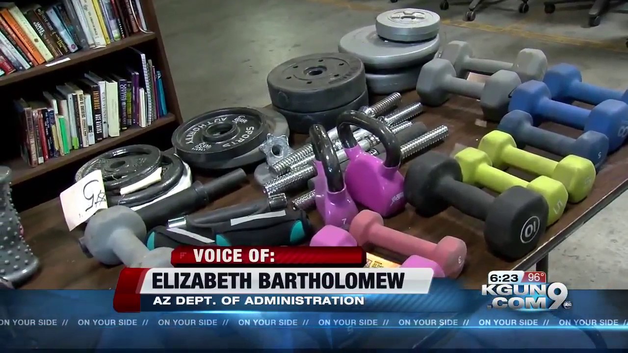 Auction scheduled for items confiscated by TSA at airports - YouTube