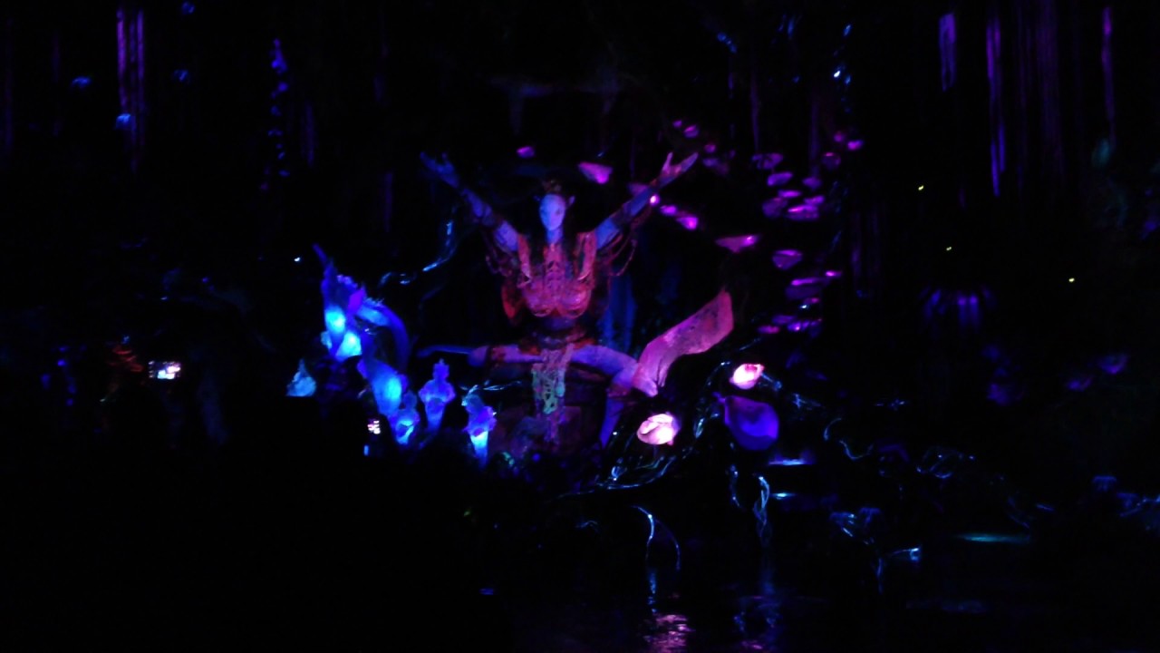 Na'vi River Journey animatronic - YouTube