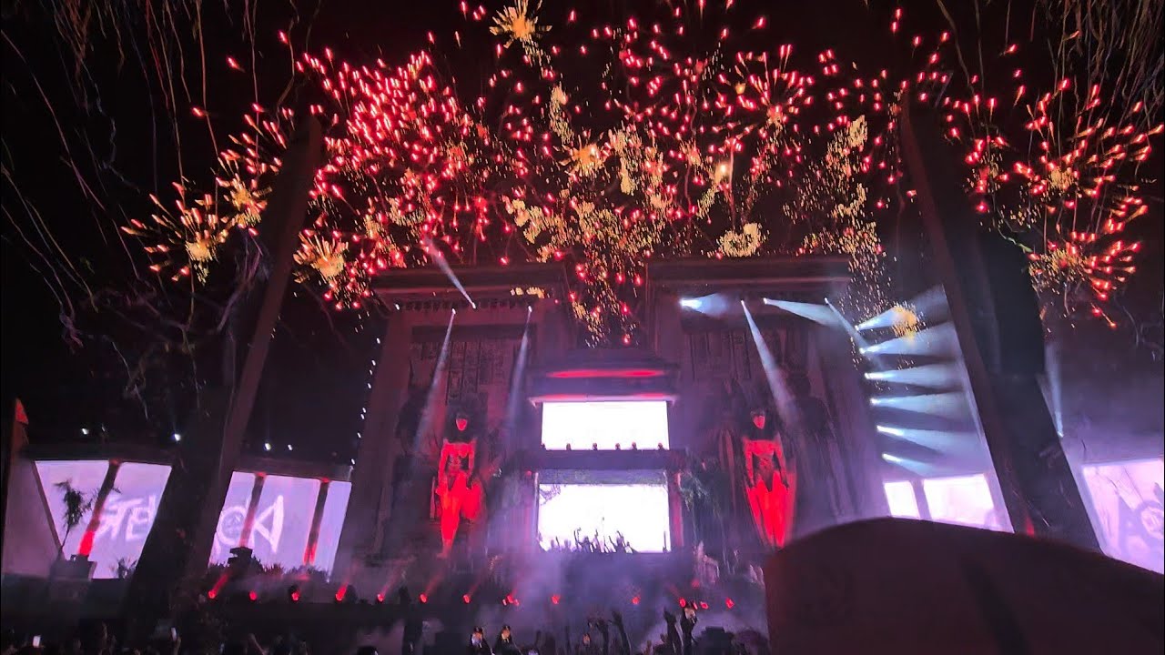 Intro Dimitri Vegas & Steve Aoki as 3 Are Legend @ Medusa Festival 2024 ...