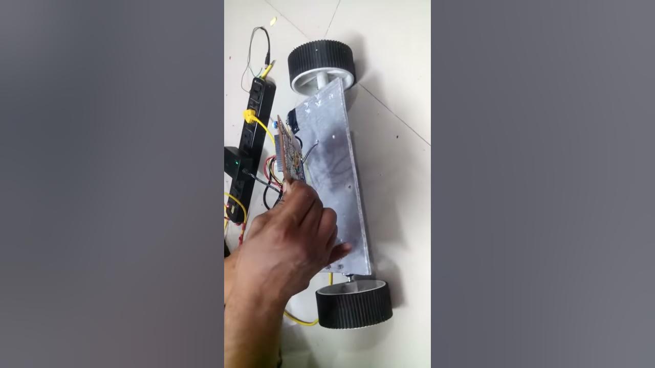 Two wheel self balancing robot - YouTube
