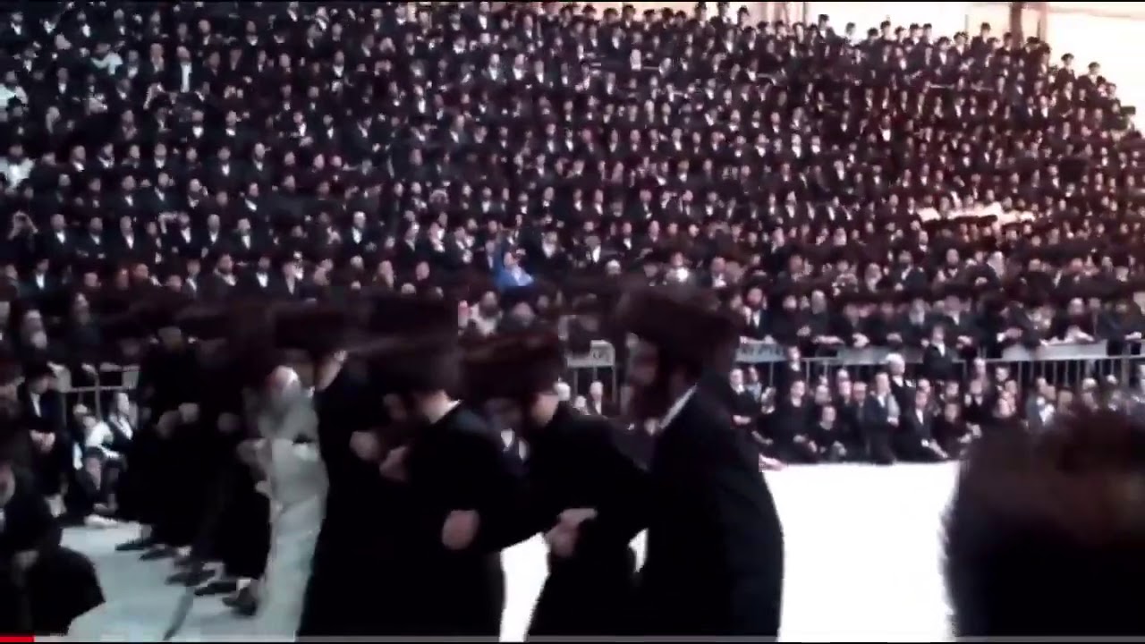 Most amazing video of Rabbi’s dancing - YouTube