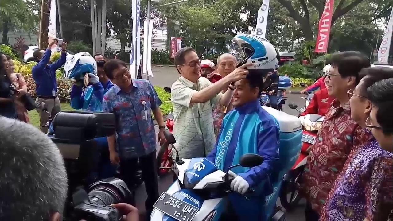 Astra Holiday Campaign 2017 - YouTube