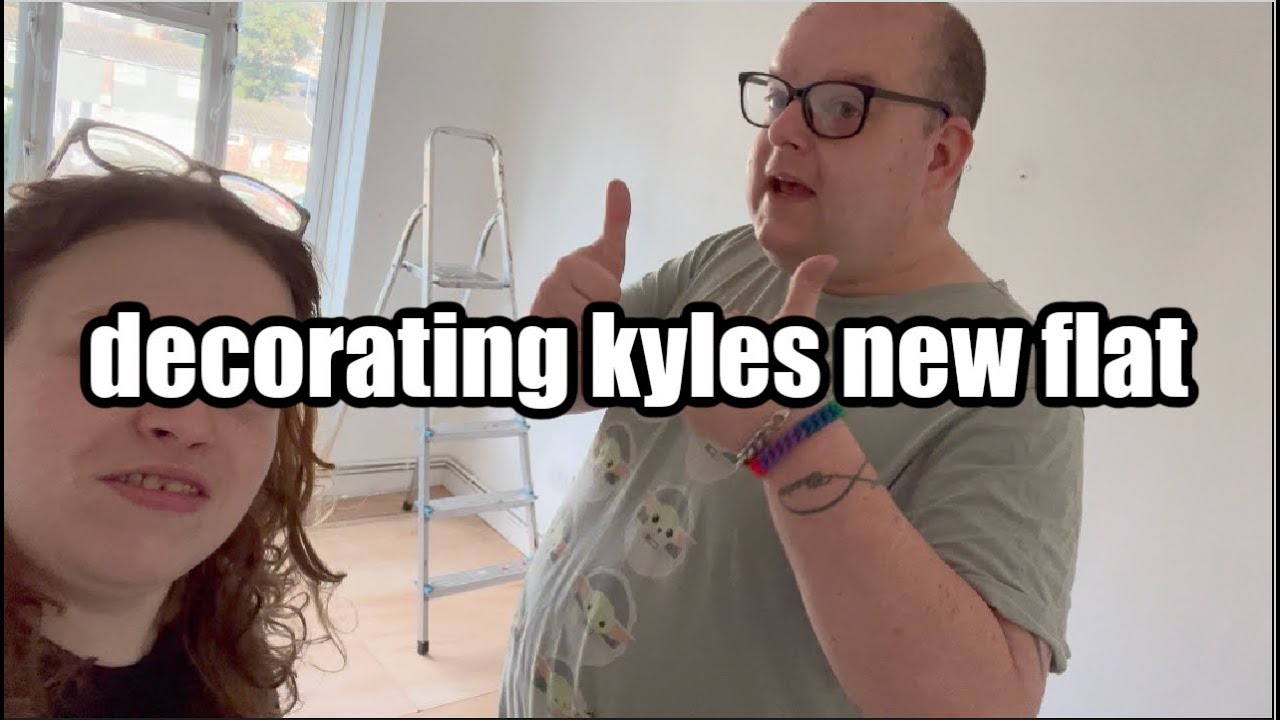 Decorating Kyle's New Flat... - YouTube