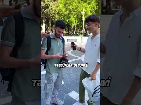 İnsanlara Rodrigo Denim cins şalvarlar hədiyyə etdik.