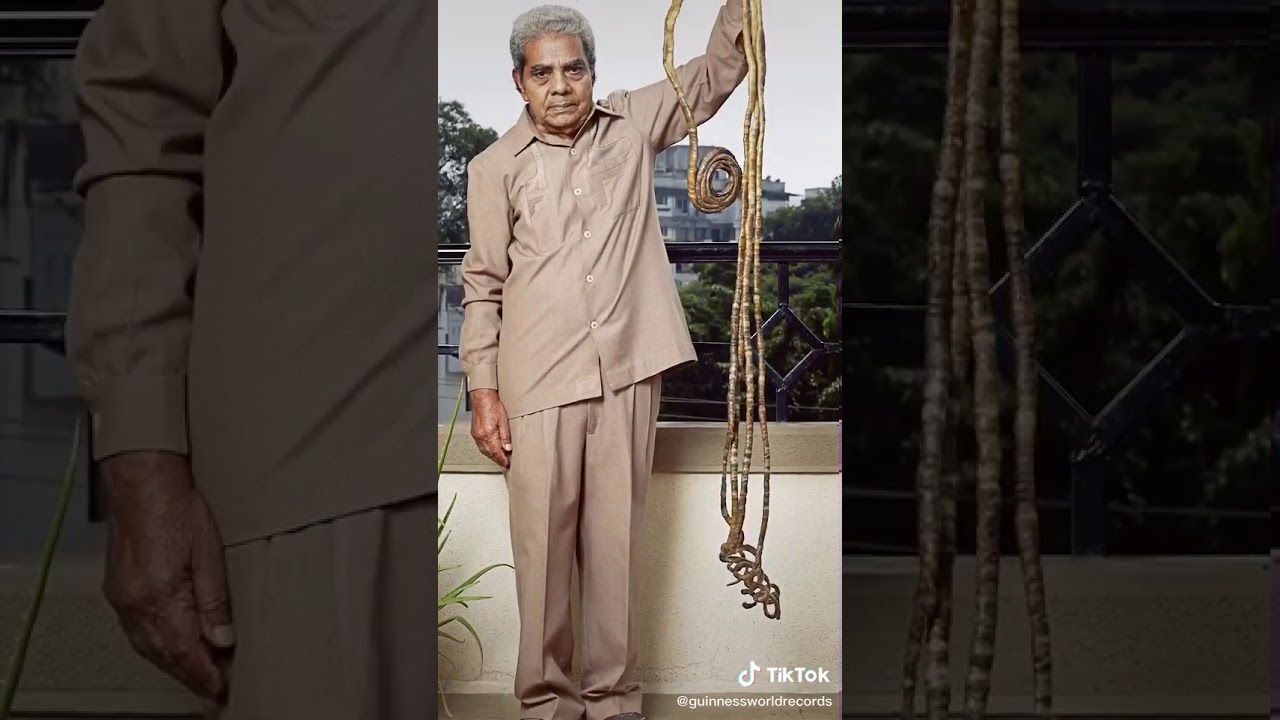 World biggest finger - YouTube