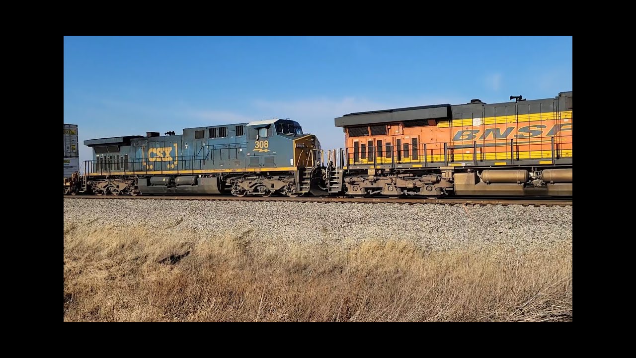 😎 (High-Def!) BNSF & CSX Intermodal Muscling East! 💪🔥 - YouTube