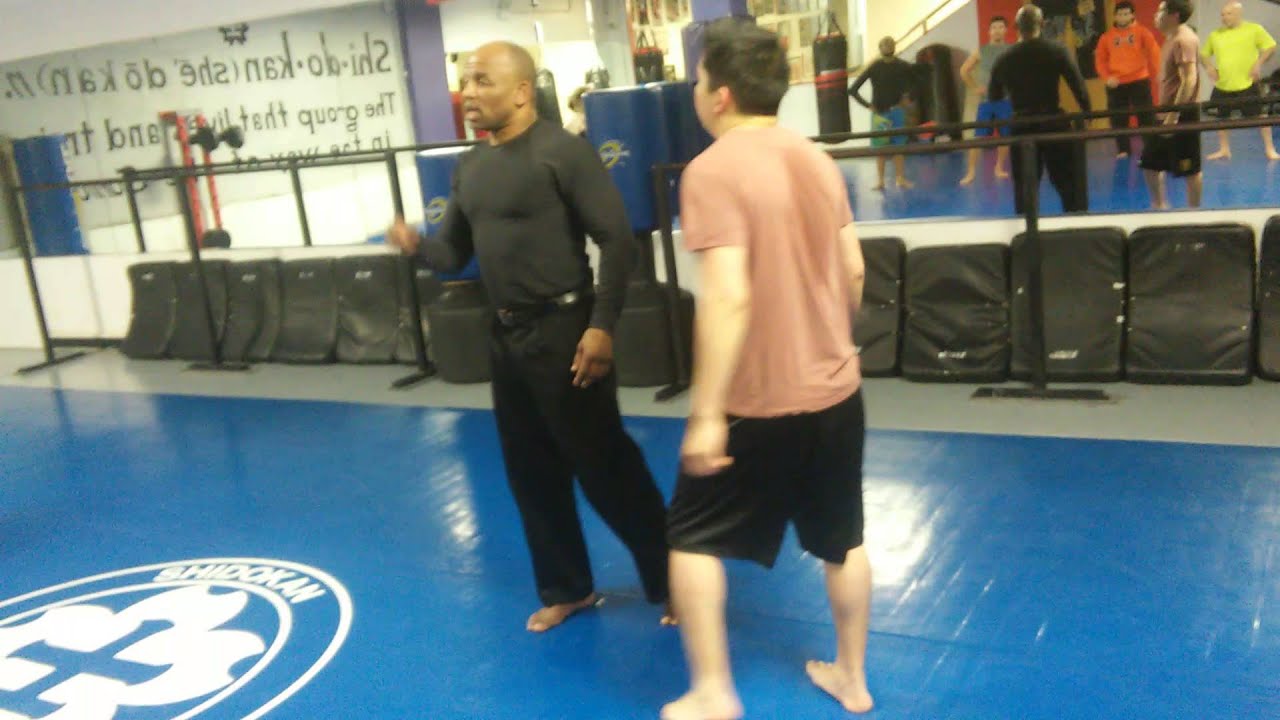Shonie Carter teaching takedowns - YouTube