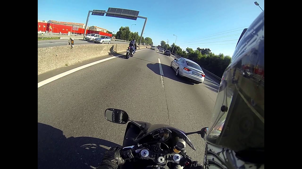 Yamaha R1 VS R6- AMAZING SOUND - YouTube