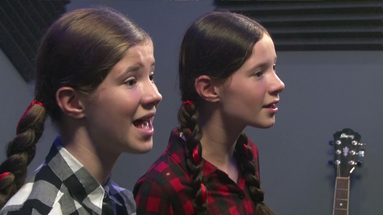 Silent Night by Ashlyn & Grace - YouTube