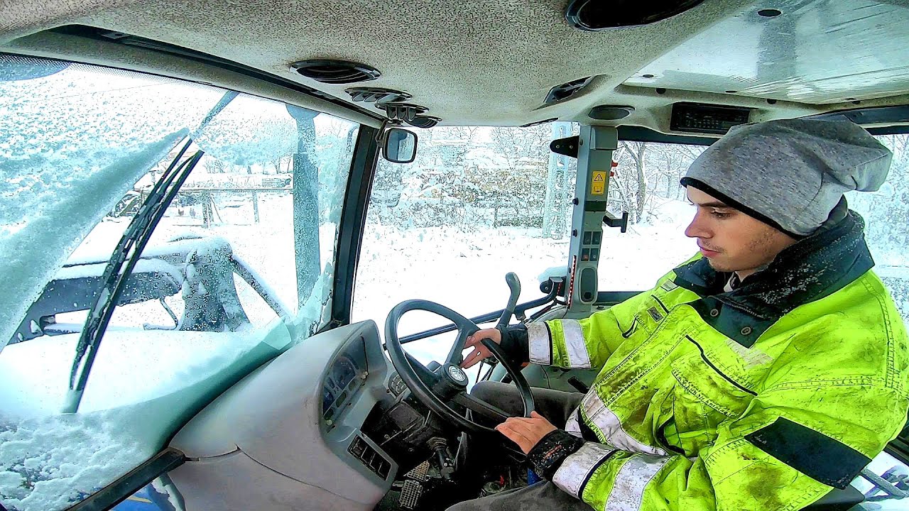 Cold start 👉💨 🚜 Tractor New Holland T5060 - YouTube