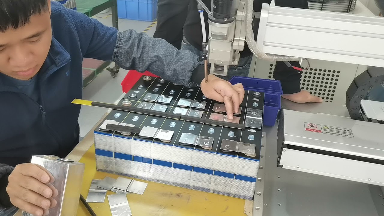 Lithium Battery Laser Welding Technology in LINKAGE Production - YouTube