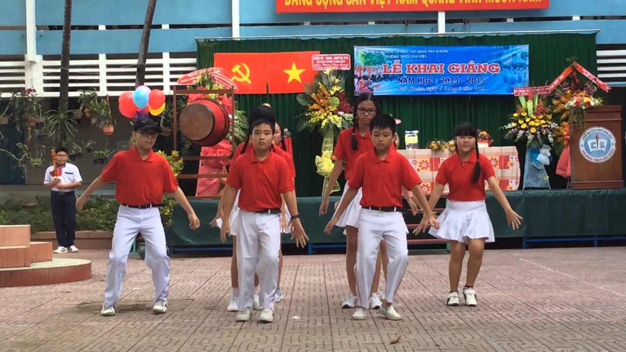 QUYNH DUNG DANCING - DIEU NHAY SOI DONG : BAY - YouTube