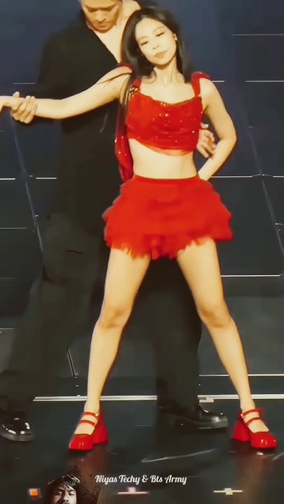 V vs junkook reaction to Jennie #blackpink #v #jungkook #jennie #bts - YouTube