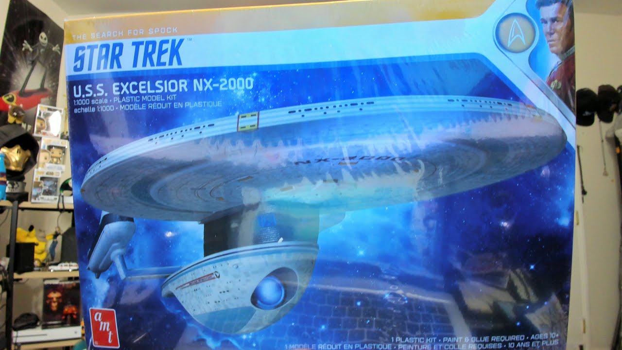ST U.S.S. Excelsior Model Unboxing - YouTube
